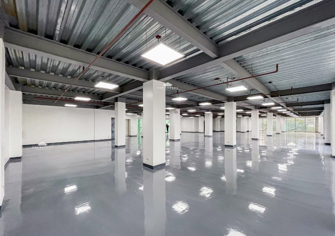 Expansive 710 sqm Commercial Office Space for lease near transportation ...