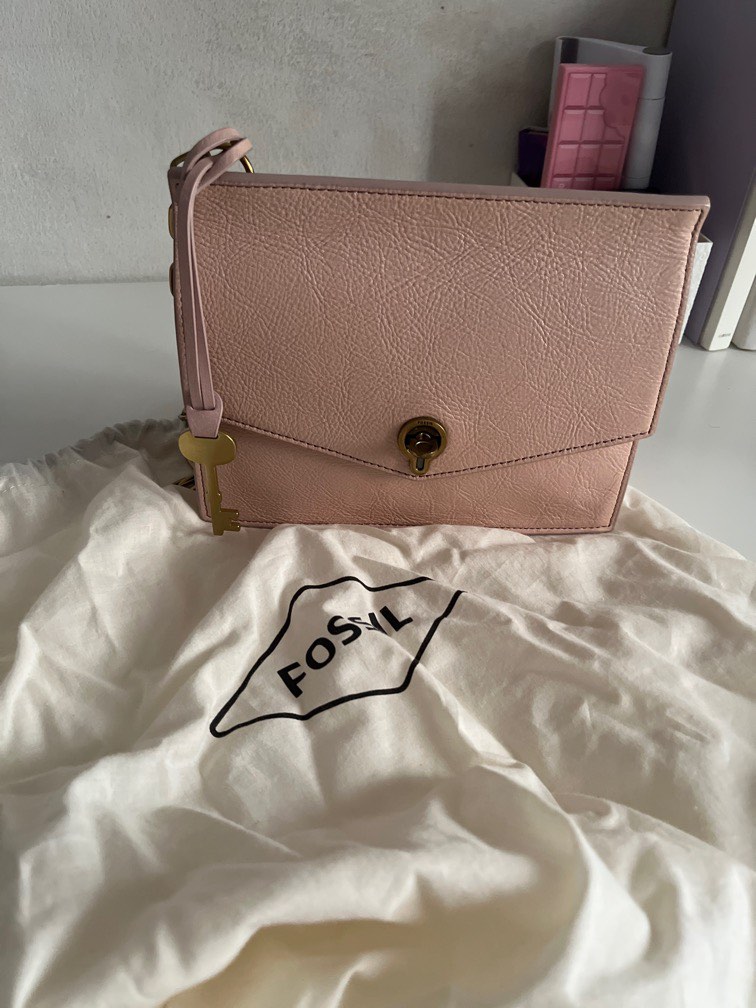 Fossil bag, Women's Fashion, Bags & Wallets, Cross-body Bags on Carousell