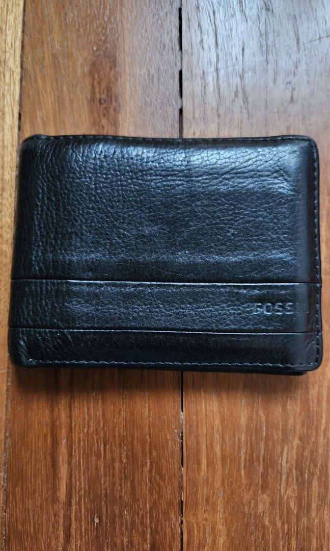 Fossil Wallet, Men's Fashion, Watches & Accessories, Wallets & Card ...