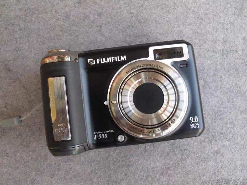 Fujifilm FinePix e900 ccd camera, Photography, Cameras on Carousell