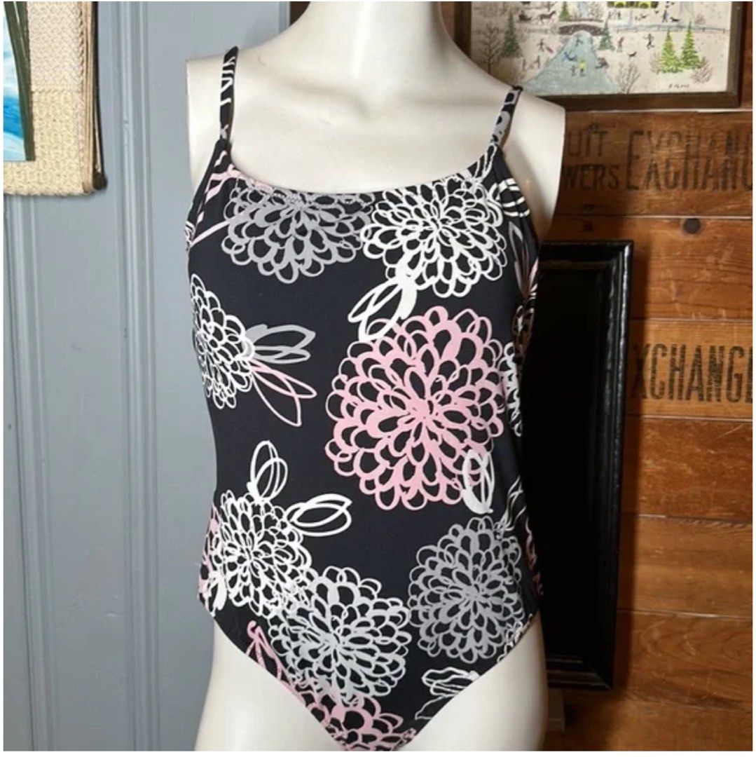 Garnet Hill One Piece Swimsuit, Women's Fashion, Swimwear, Bikinis ...