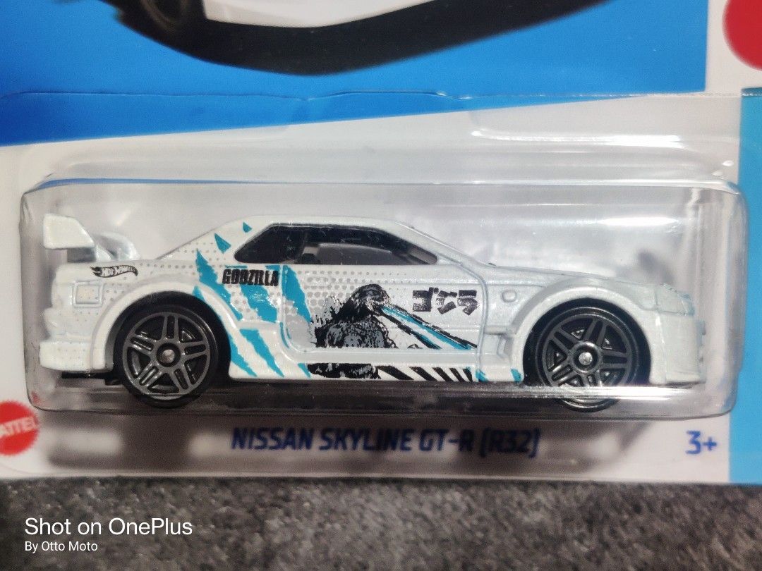 Hot Wheels Assorted Set Nissan Skyline GT-R R32 Godzilla R33, Hobbies ...
