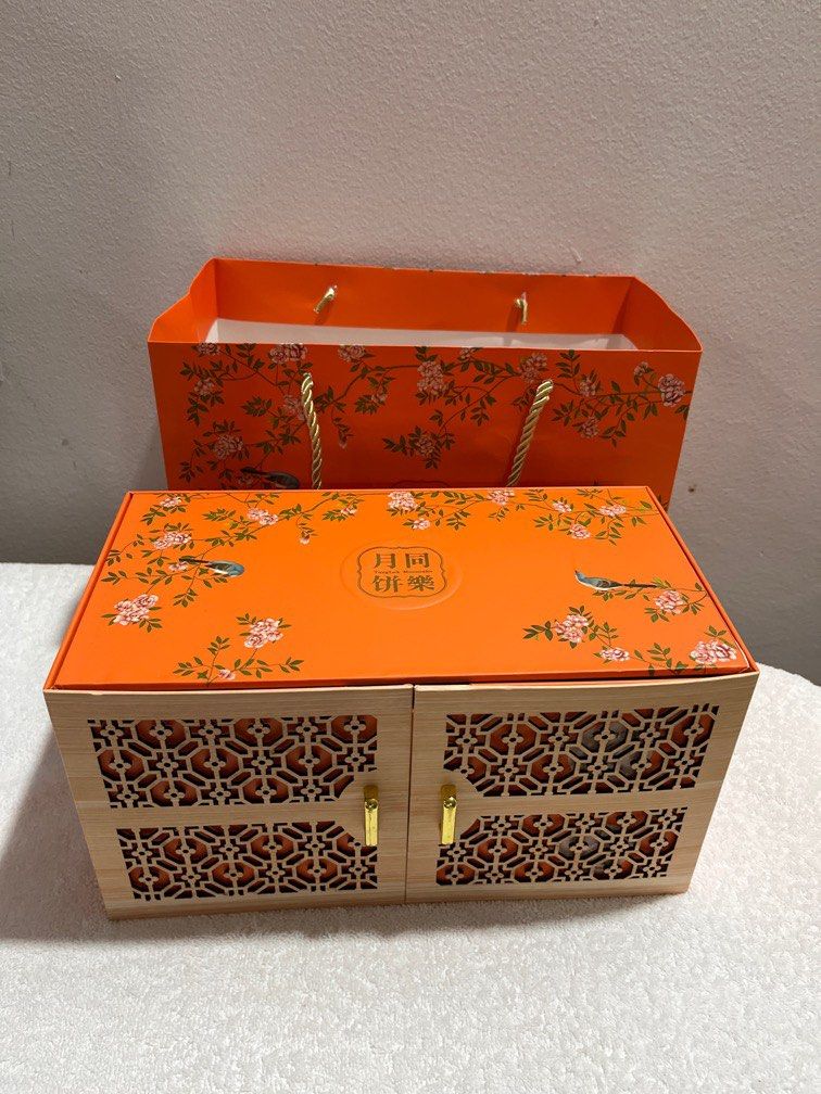 Jewellery Box / MoonCake Box, Women's Fashion, Jewelry & Organisers ...