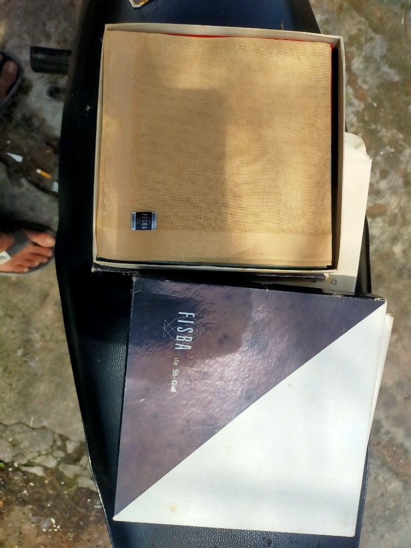 Kain fisba vintage, Hobbies & Toys, Collectibles & Memorabilia, Vintage Collectibles on Carousell