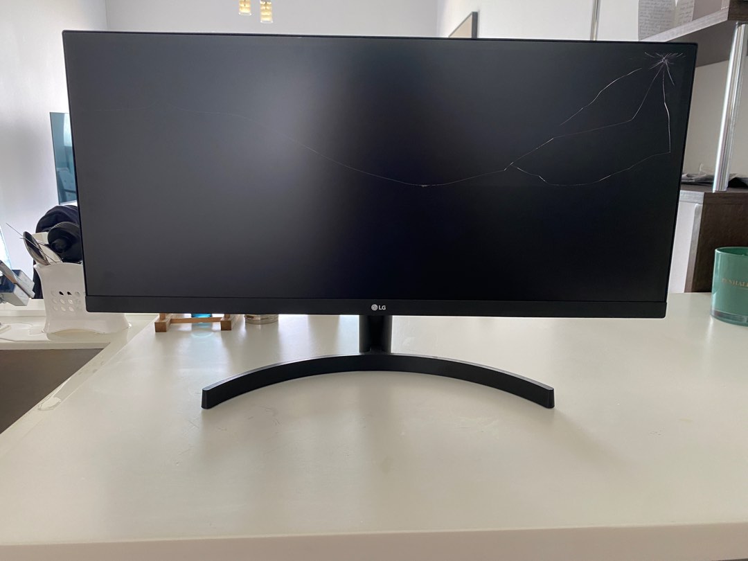LG Broken Monitor, Computers & Tech, Desktops on Carousell