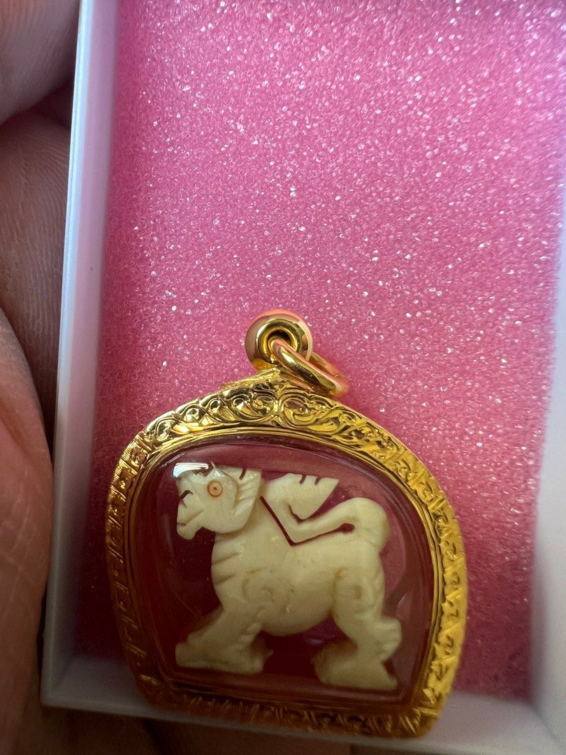 Lp Mui Wat Don Rai Singha, Hobbies & Toys, Memorabilia & Collectibles ...