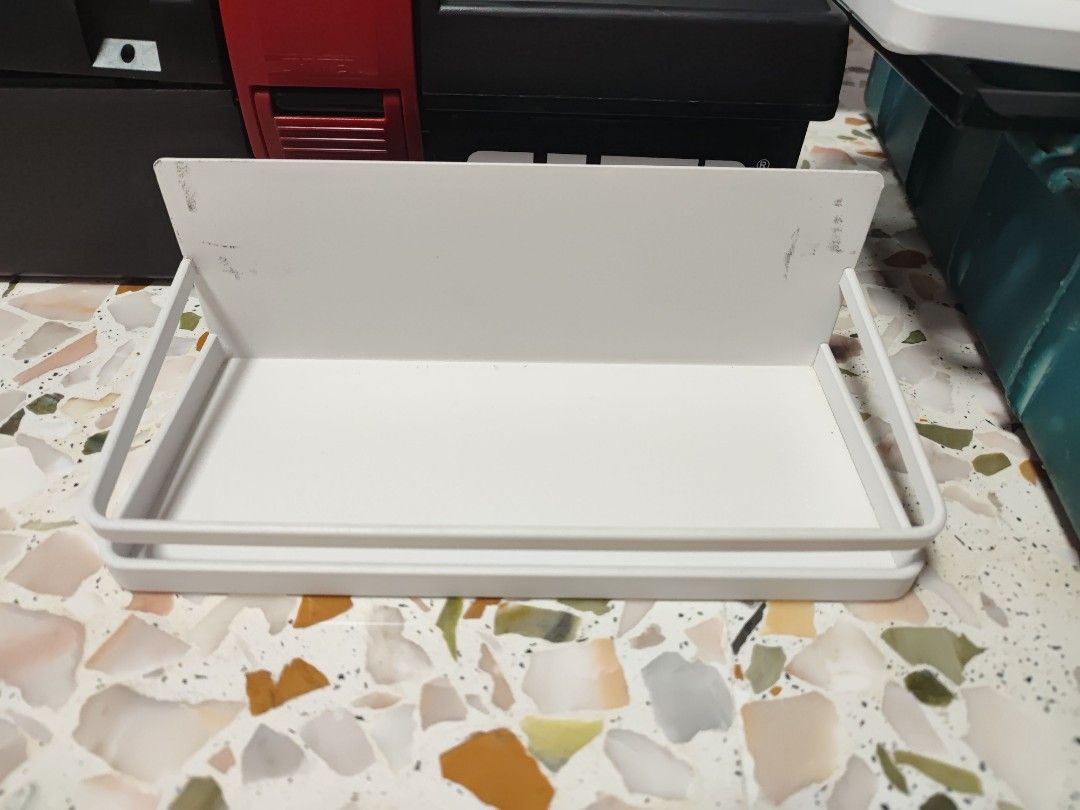 Magnetic sauce holder., Furniture & Home Living, Kitchenware ...