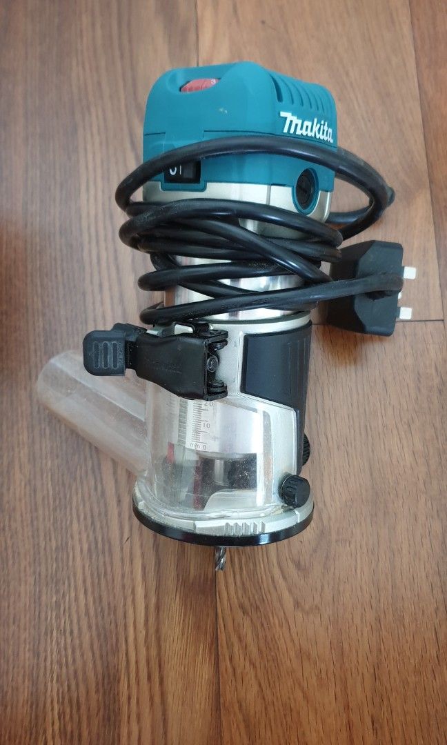 Makita corded hand router RT0700C, Furniture & Home Living, Home ...
