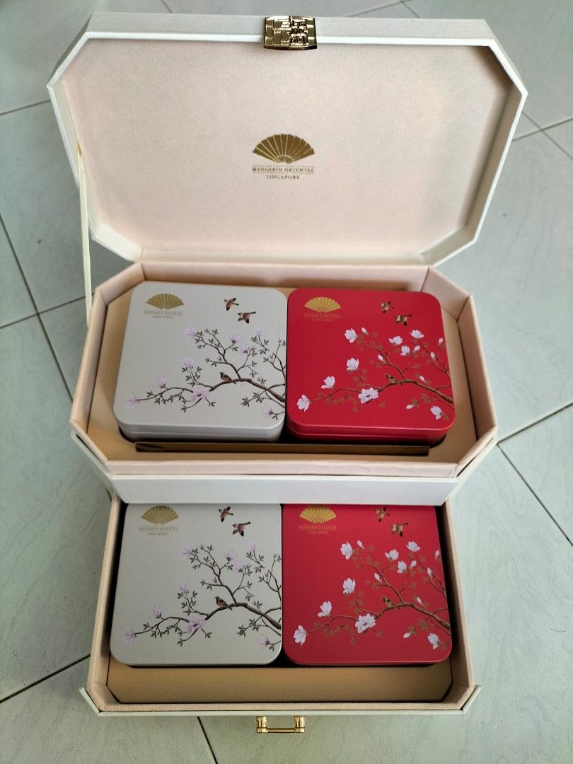 Mandarin Oriental mooncake BOX, Food & Drinks, Packaged & Instant Food ...
