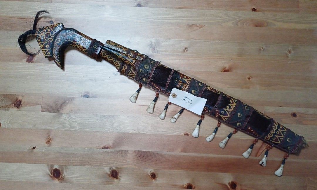 Mandau dayak, Hobbies & Toys, Memorabilia & Collectibles, Religious ...