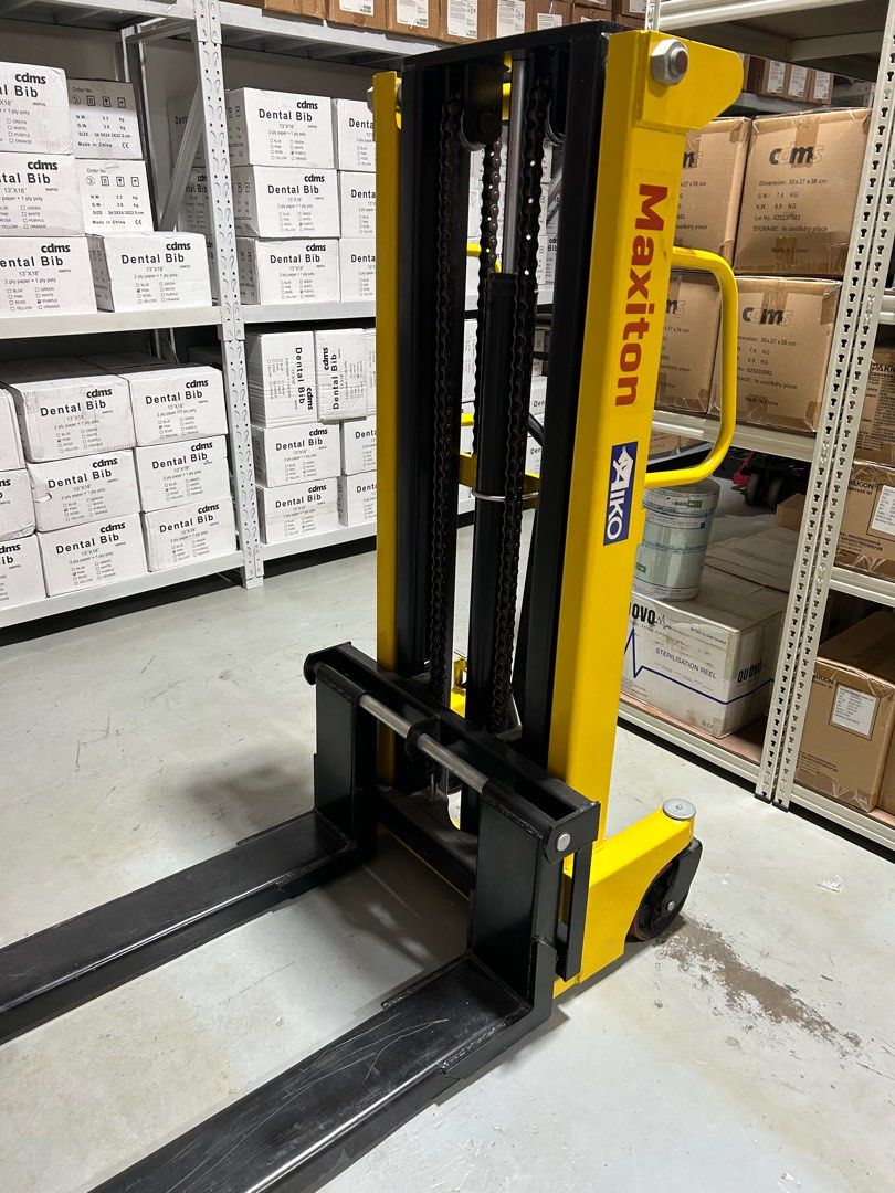 Maxiton manual Stacker, Everything Else on Carousell