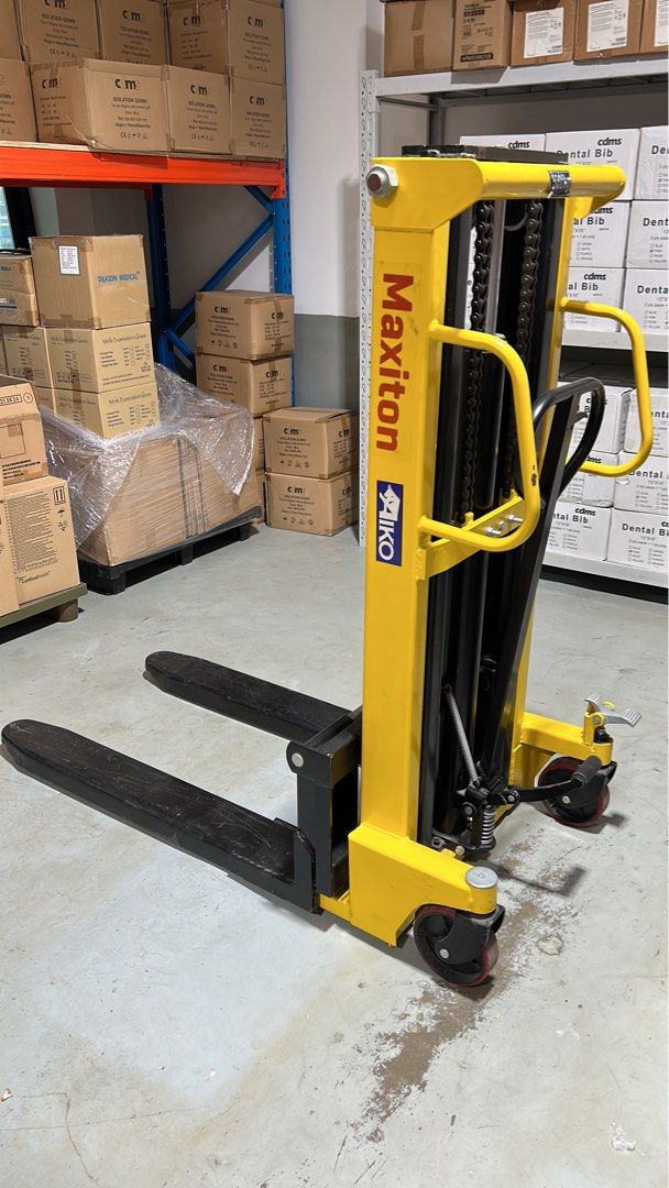 Maxiton manual Stacker, Everything Else on Carousell