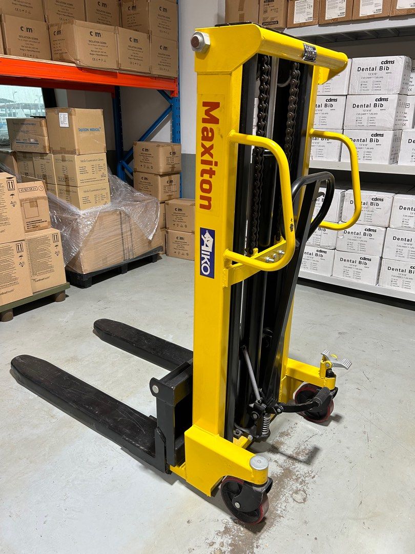 Maxiton manual Stacker, Everything Else on Carousell