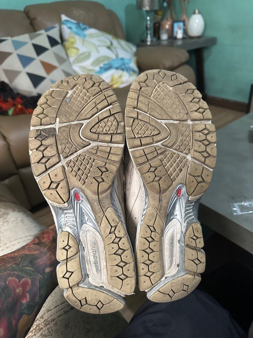 Nb 2002r Cream, Men's Fashion, Footwear, Sneakers on Carousell
