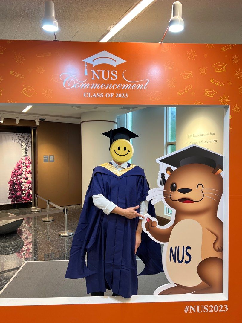 NUS graduation gown and hood (Master of Science), Men's Fashion, Coats ...