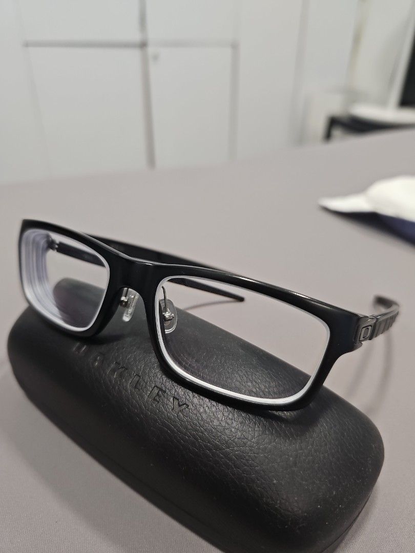 Oakley currency prescription frame, Men's Fashion, Watches ...