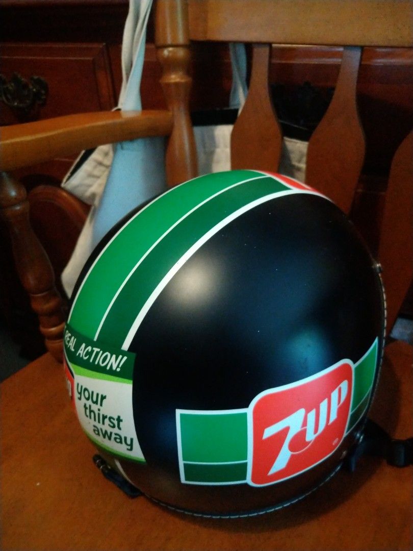 日本牌子OGK KASUTO HELMET,老化 7UP, SIZE M/L aging,, 興趣及遊戲, 收藏品及紀念品, 古董收藏 - Carousell