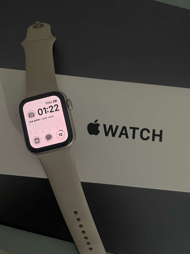 Original Apple Watch SE (2nd Gen) Starlight, Women's Fashion, Watches ...