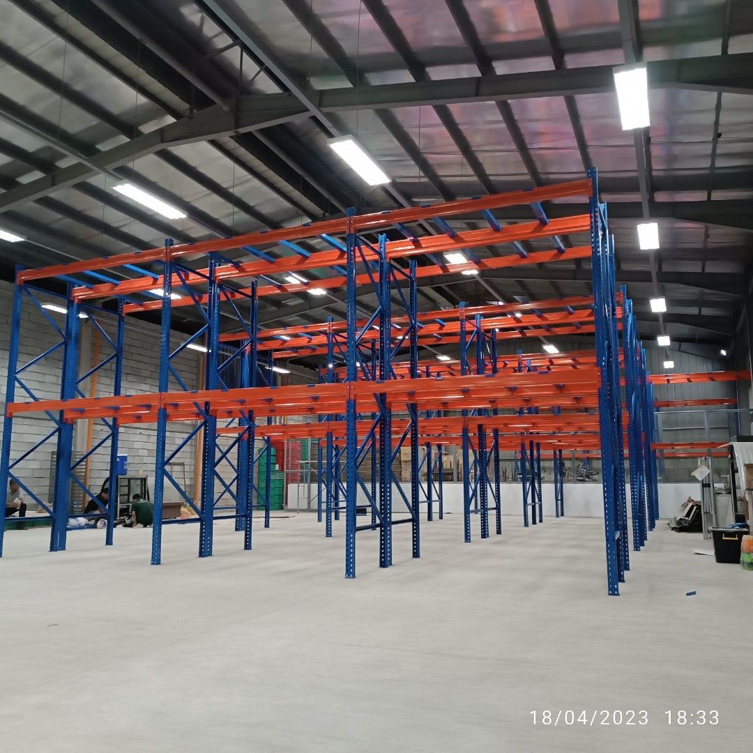 Pallet Rack Warehouse display - for Organizing Item, Furniture & Home ...