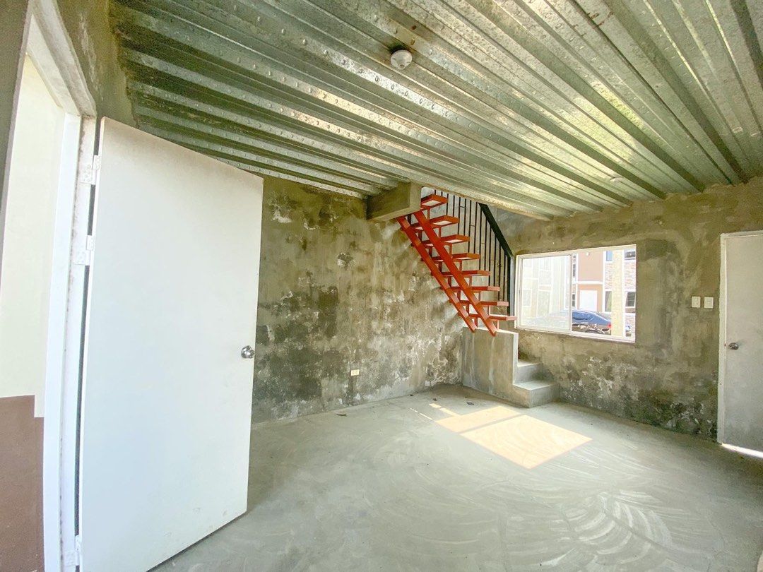 Pasalo! Assume Balance House and Lot in Tanza, Cavite, Property, For ...