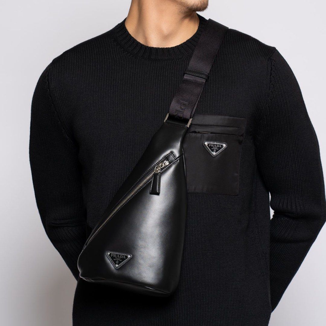 Prada, Fesyen Pria, Tas & Dompet , Tas Selempang di Carousell