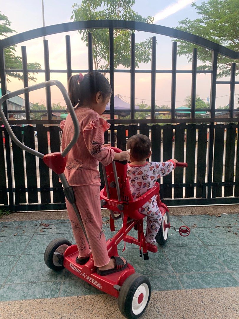 Radio Flyer Tricycle 4 in 1 basikal 3 roda, Babies & Kids, Infant ...