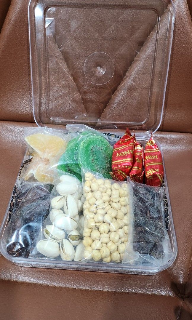 Ramadhan giftbox makanan sunnah kurma dan dried fruit, Food & Drinks ...