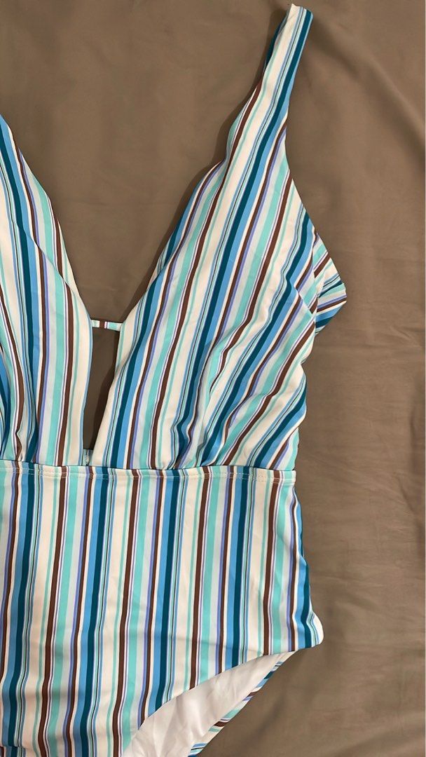 Ree Bees One Piece Swimsuit, Women's Fashion, Swimwear, Bikinis ...