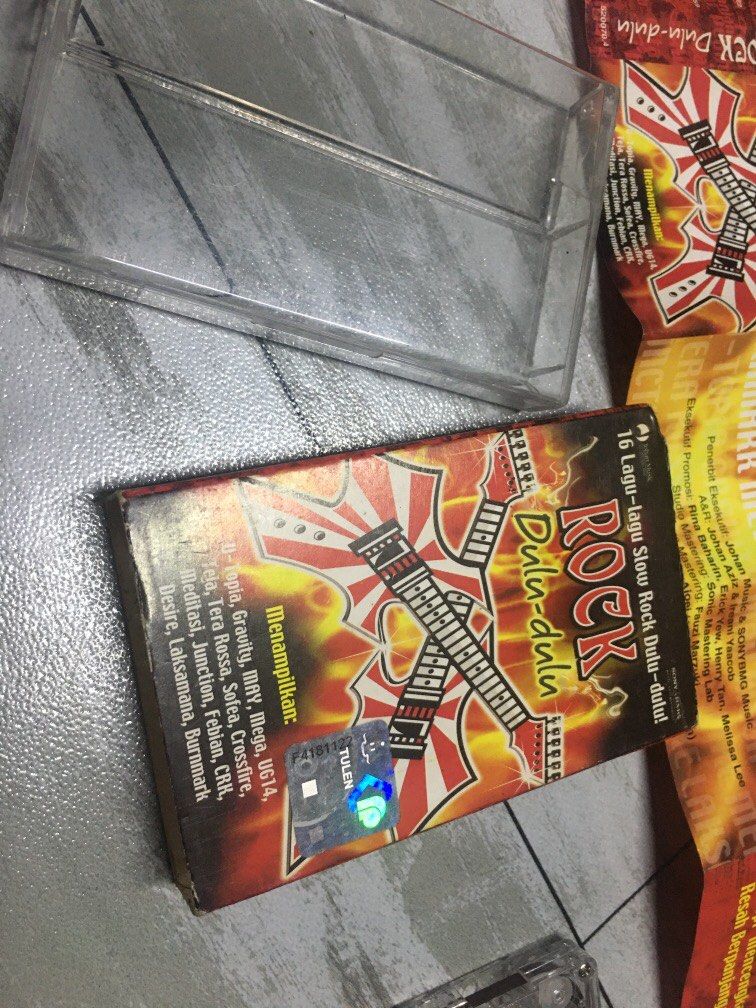 Rock dulu- dulu, Hobbies & Toys, Music & Media, Music Accessories on Carousell