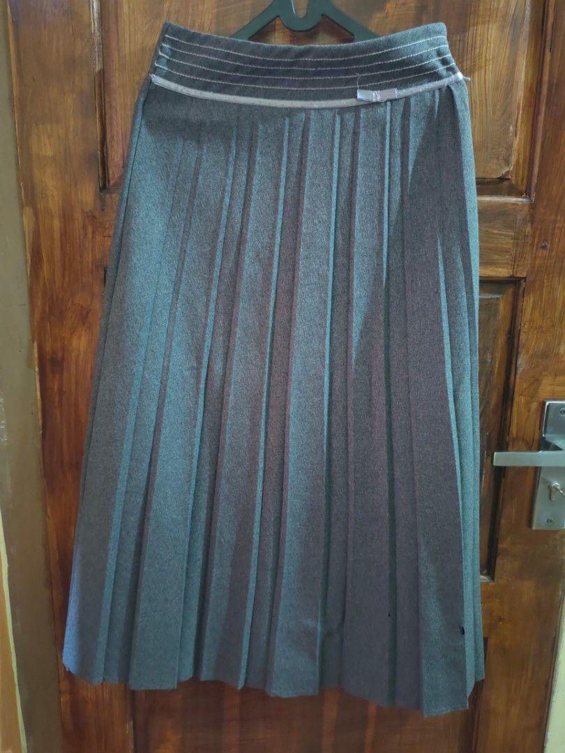 Rok abu panjang lipit rempel plisket A line, Fesyen Wanita, Pakaian ...