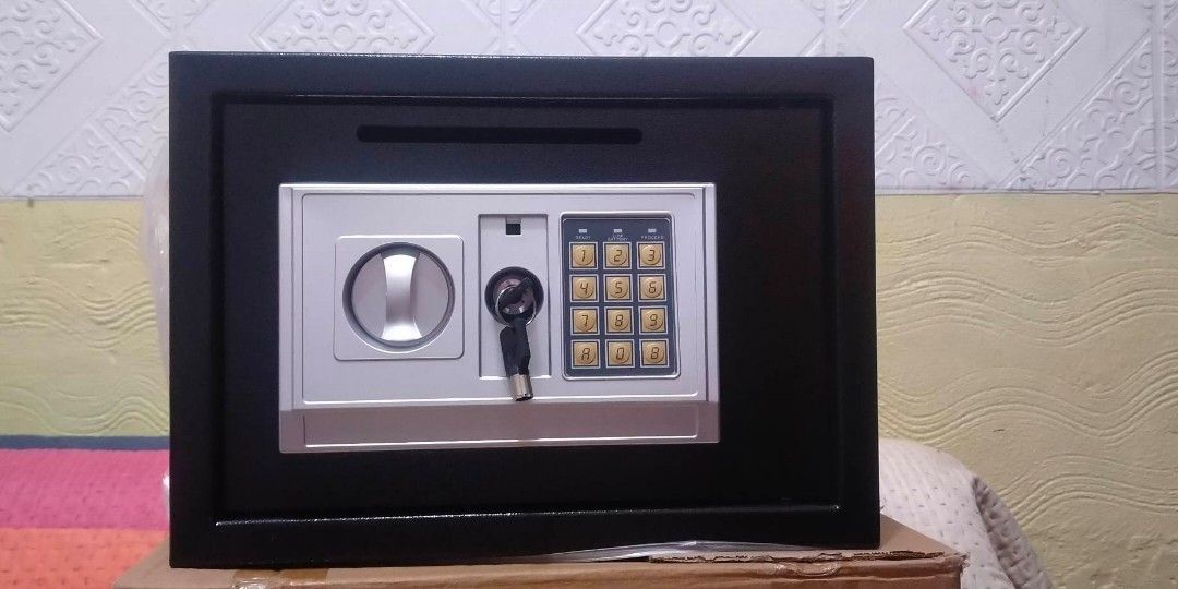 Safety Vault 25cm cash vault, Furniture & Home Living, Security & Locks ...