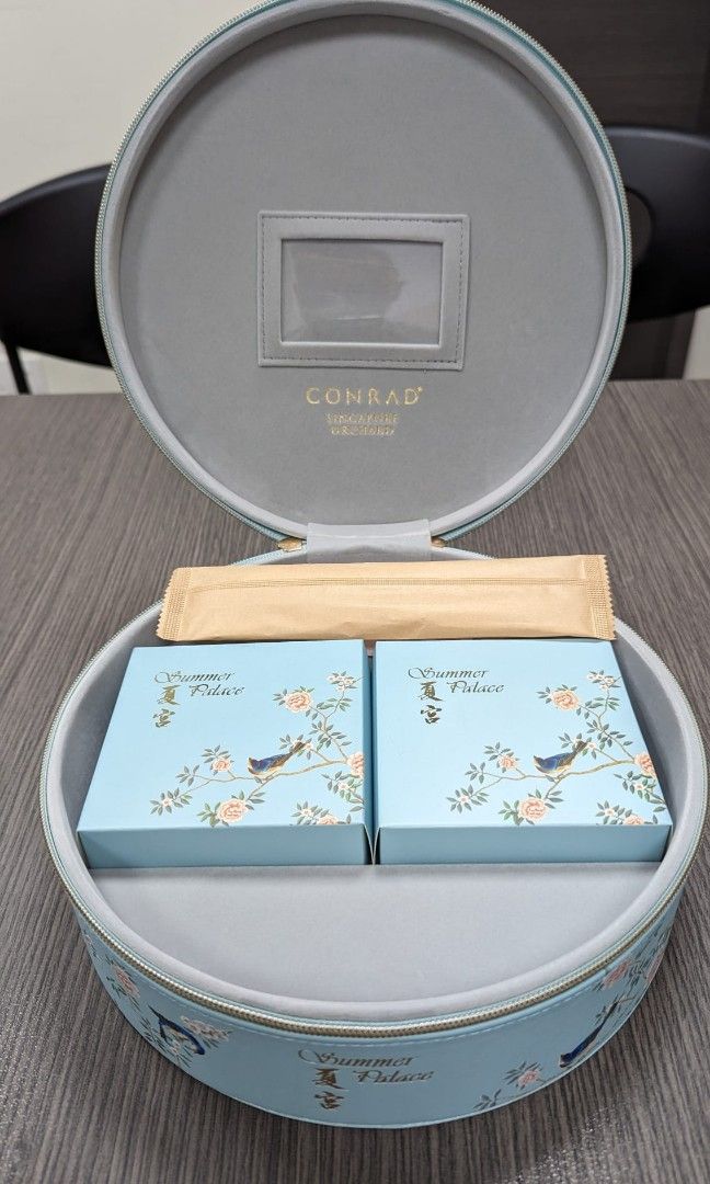 ShangriLa moon cake and Conrad mooncakes, Food & Drinks, Local Eats on ...