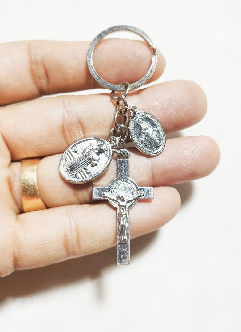 St. benedict Miraculous Medals Silver Key Holders for All Season Gift ...