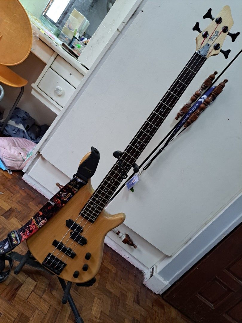 Stagg Bass Guitar, Hobbies & Toys, Music & Media, Musical Instruments ...