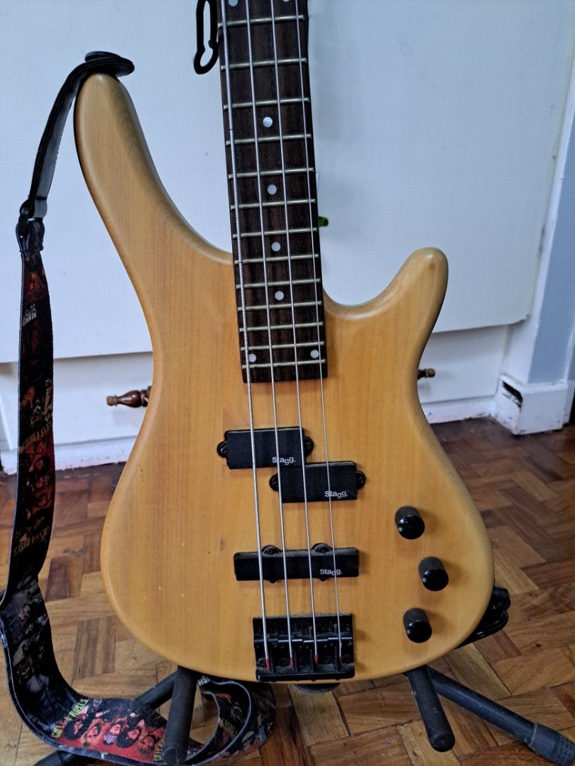 Stagg Bass Guitar, Hobbies & Toys, Music & Media, Musical Instruments ...