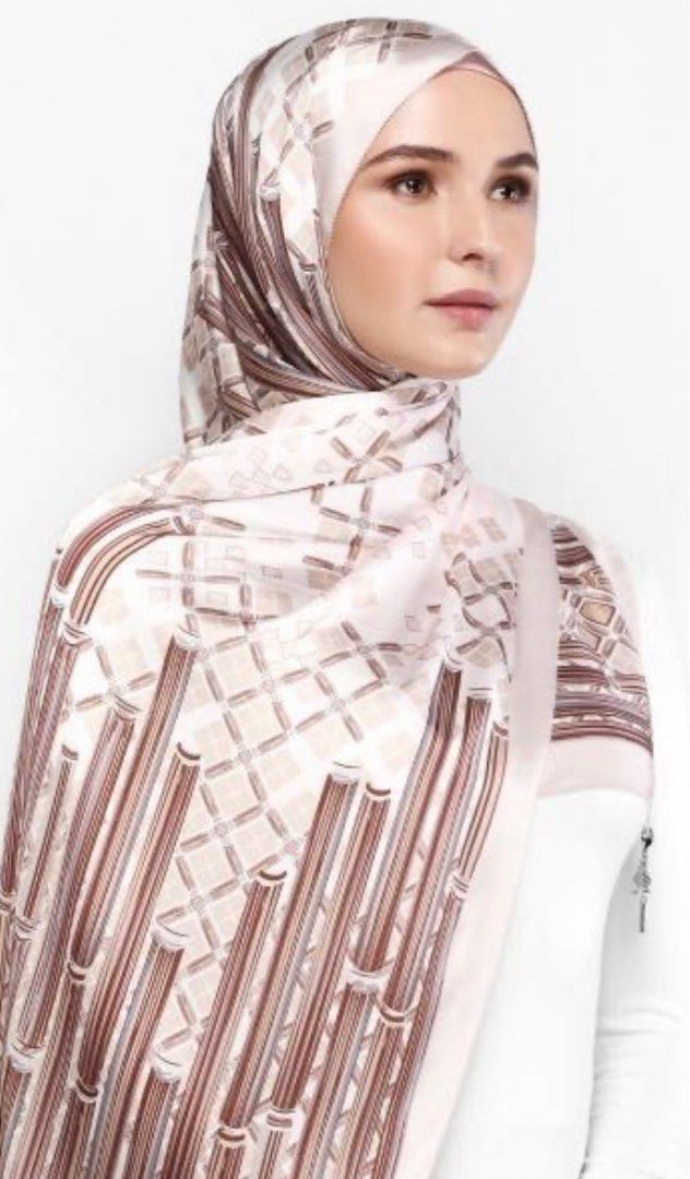 The Lemang DuCk Shawl in Pelita, Women's Fashion, Muslimah Fashion ...