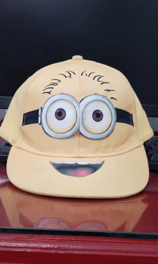 Topi MINION, Fesyen Pria, Aksesoris, Topi di Carousell