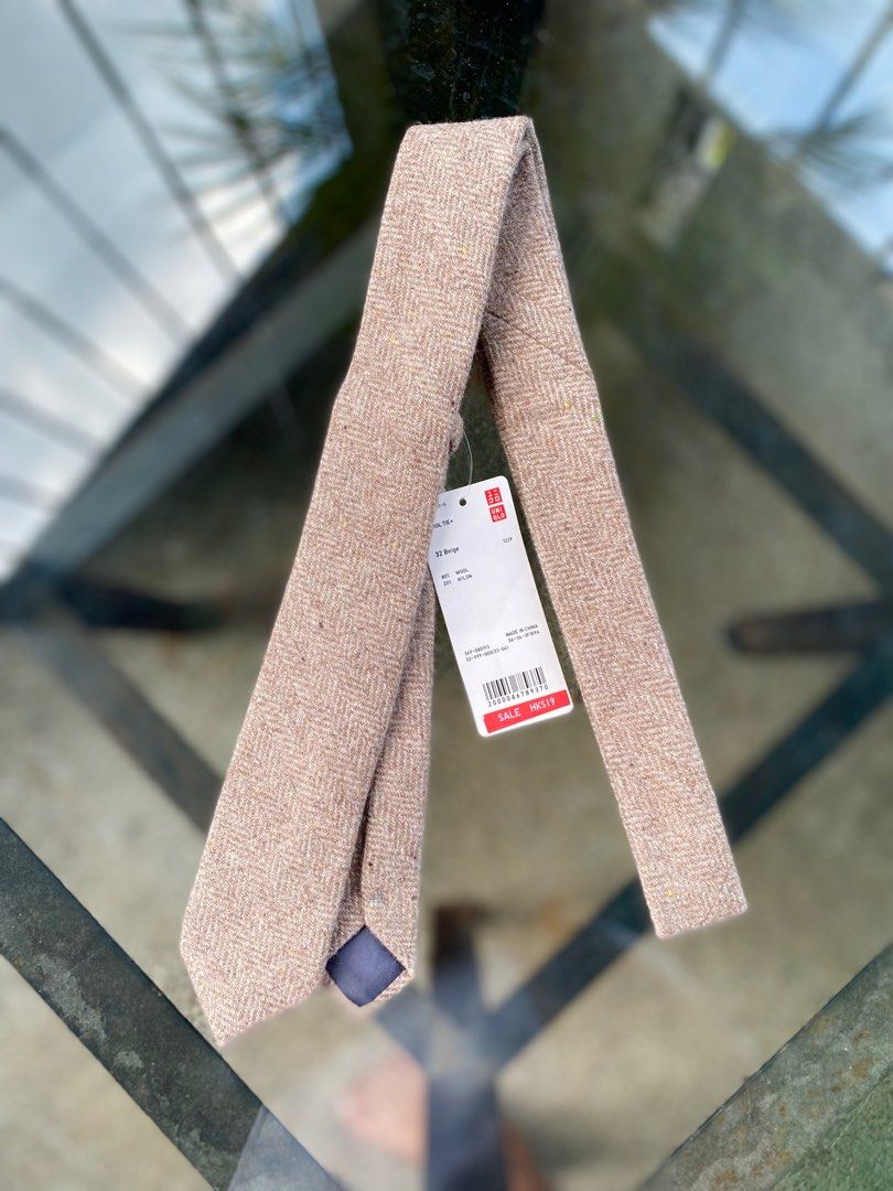 UNIQLO NECK TIE, Men's Fashion, Watches & Accessories, Ties on Carousell