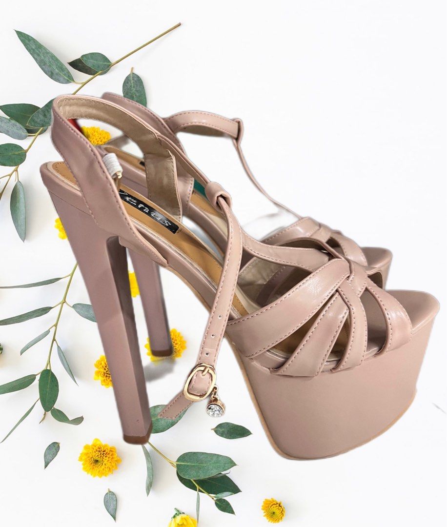 Venus Pageant Heels Size 42, Women's Fashion, Footwear, Heels on Carousell