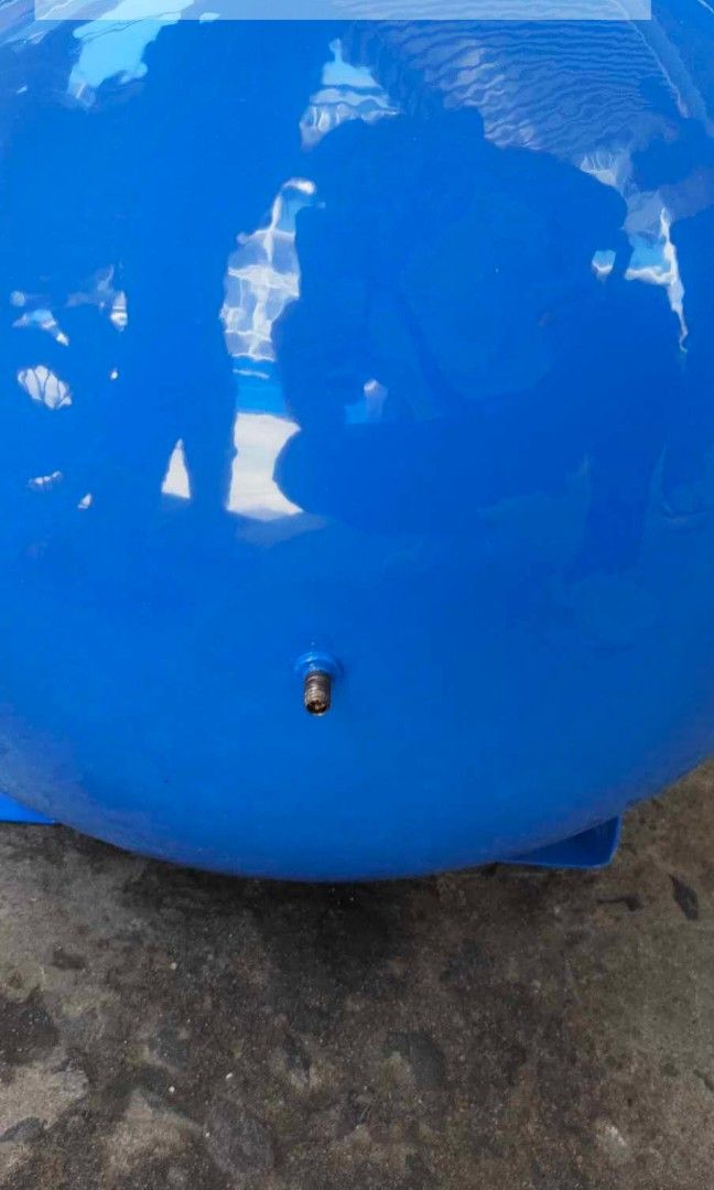 Vertical bladder tank, Commercial & Industrial, Construction Tools ...
