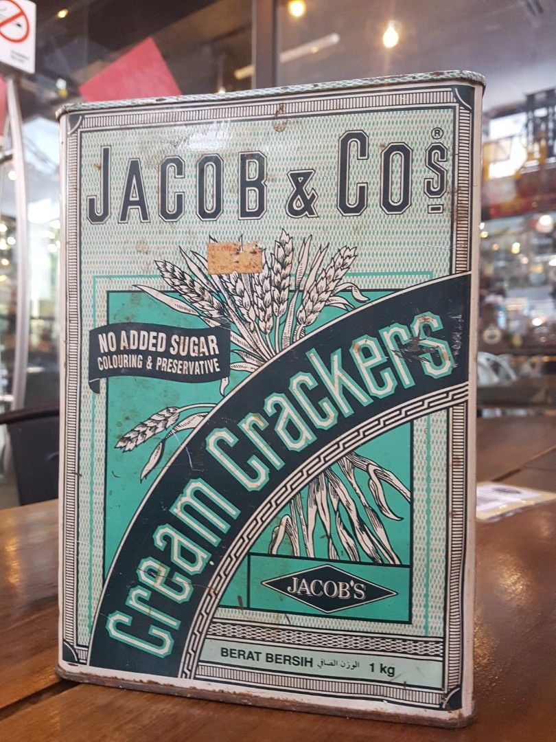 Vintage Jacob & Co cream cracker tin, Hobbies & Toys, Memorabilia ...
