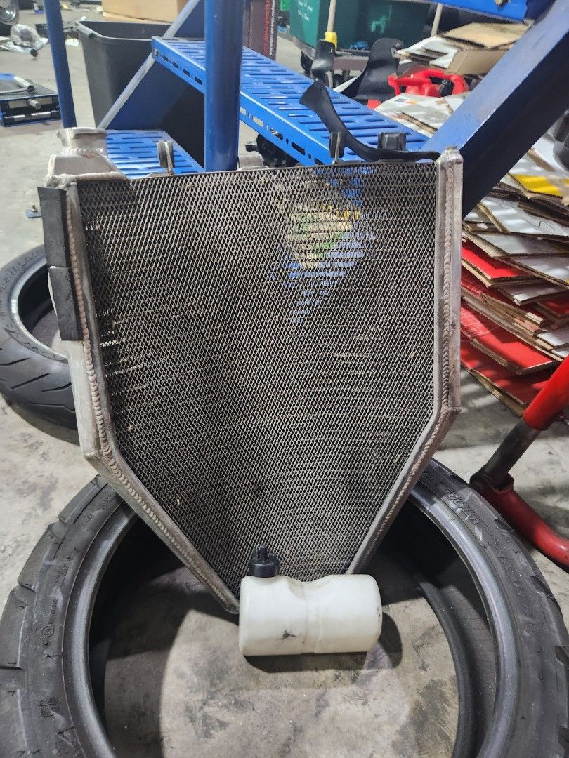 ZX10R 2016 Radiator w/ Overflow tank, Car Accessories, Accessories on ...