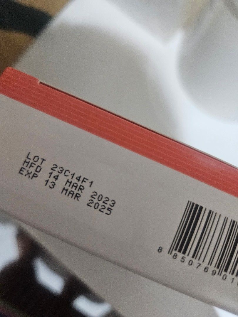 ACNETREX 10MG, Beauty & Personal Care, Face, Face Care on Carousell