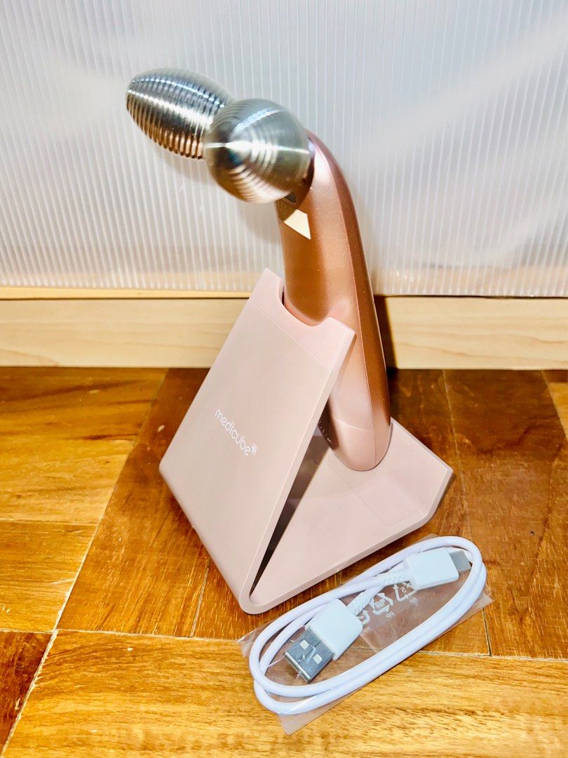 Medicube Age-R Derma EMS Shot (Pink), Beauty & Personal Care, Face ...