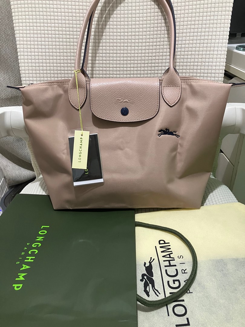 Authentic/Original Longchamp le pliage medium in Hawthorn, Luxury, Bags ...