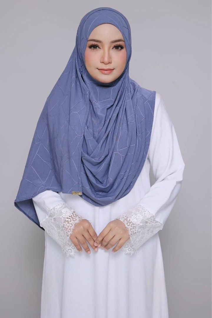 Dewi 2 Face instant shawl, Women's Fashion, Muslimah Fashion, Hijabs on ...