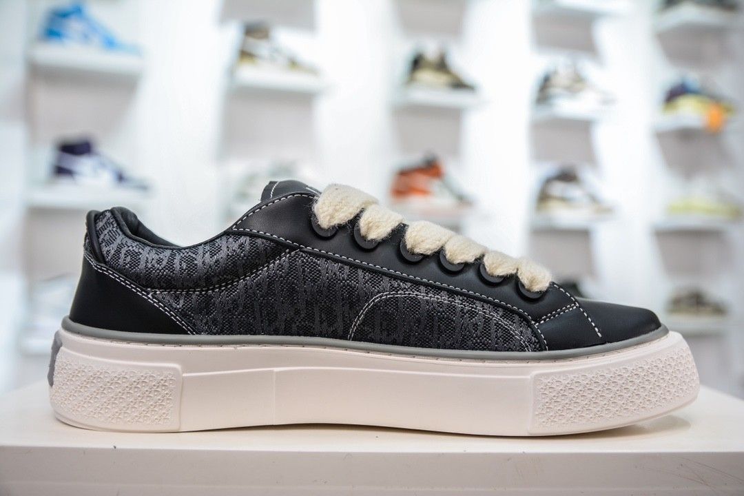 Dior B33 Black Smooth Calfskin and Dior Oblique Jacquard (2023 ...