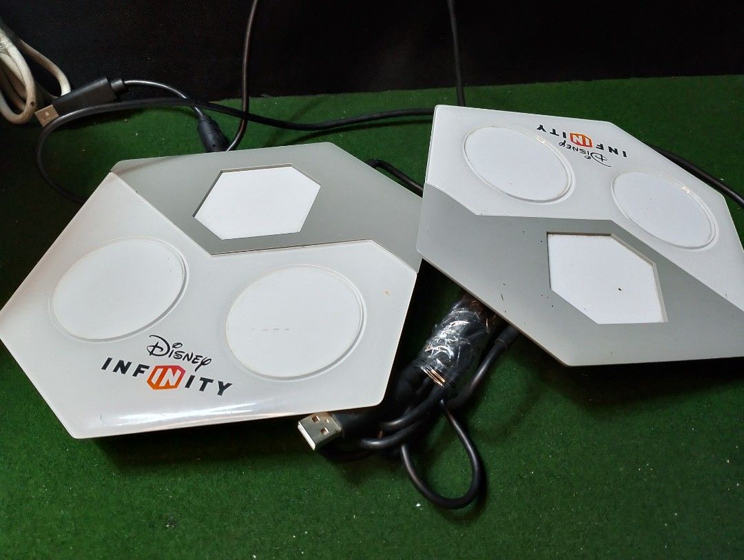 Disney Infinity Figure Stand, Hobbies & Toys, Memorabilia ...