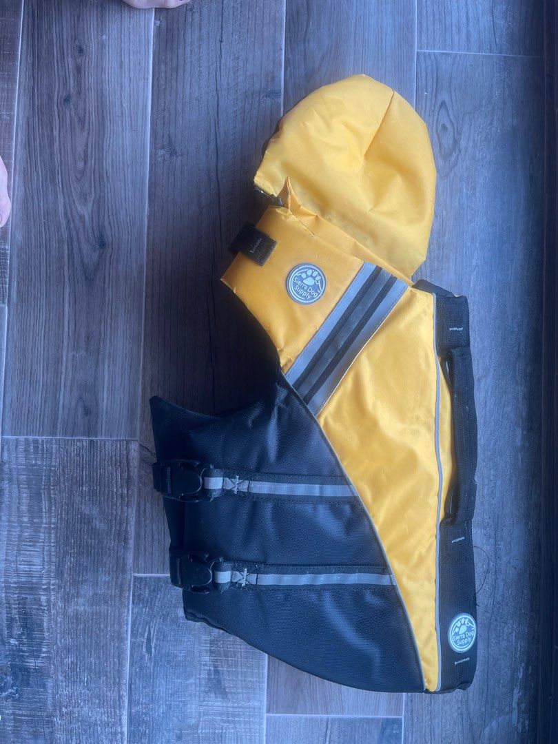 Dog life jacket with chin float for larger dogs, Pet Supplies, Homes ...