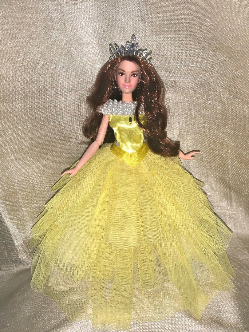 Emma Watson as Princess Bell Doll (Beauty and the Beast 2017), Hobbies ...